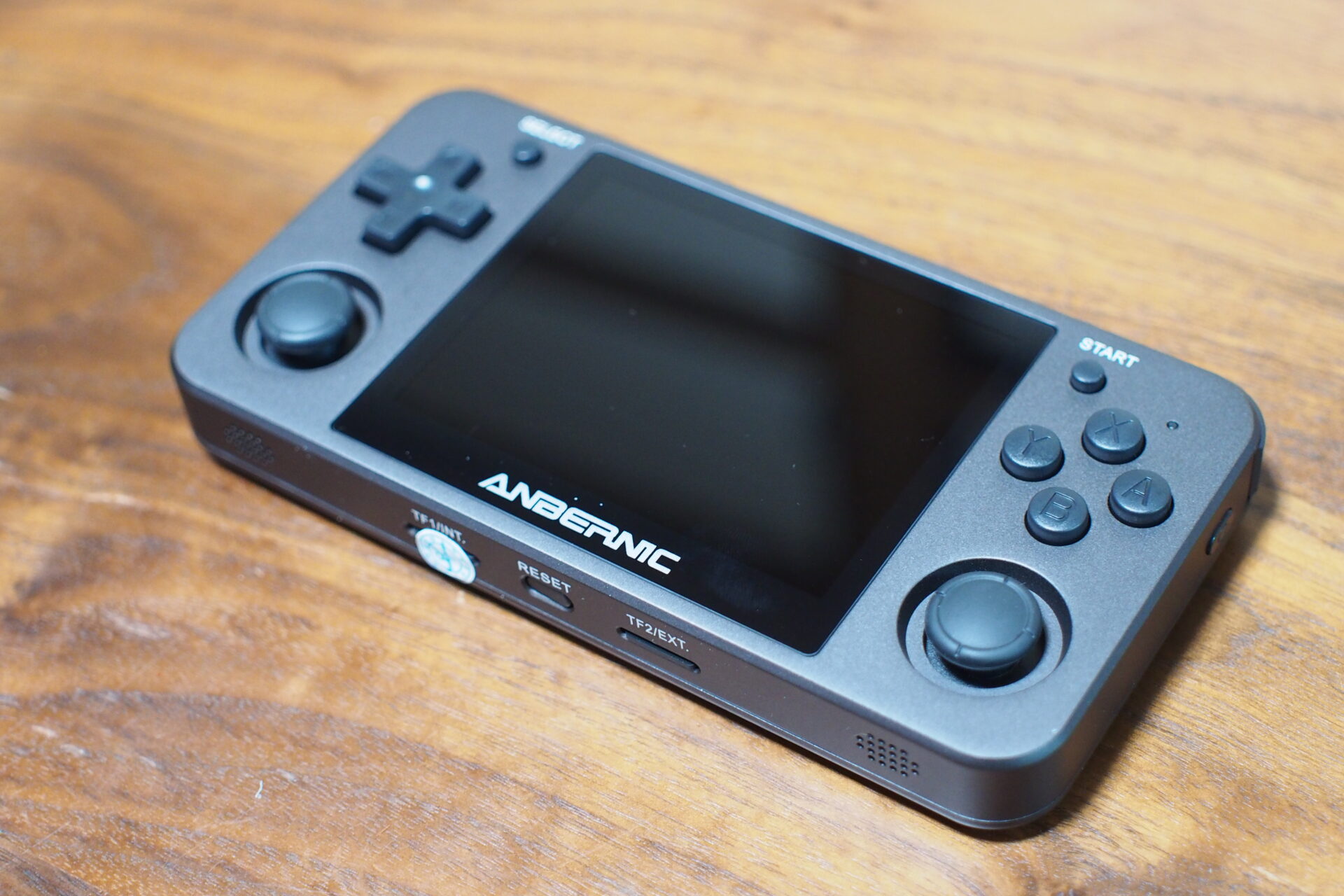 【レビュー】手にした人にしか分からない中華ゲーム機の頂点『RG350M』 | yoshives