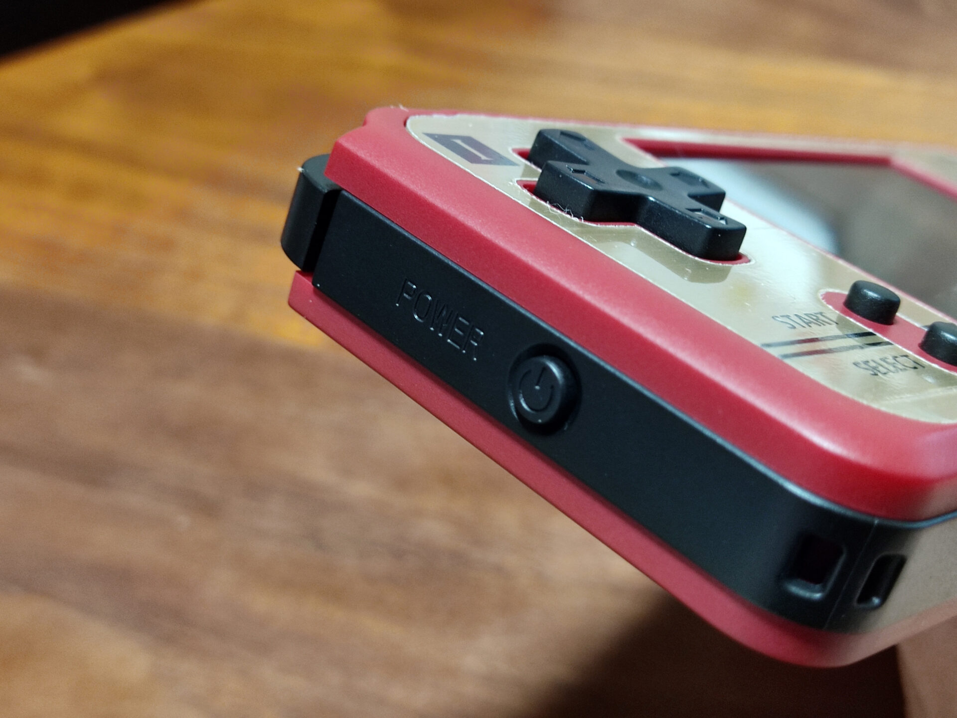 【レビュー】ゲームボーイアドバンスクローンとしての完成度は高いが良くも悪くも復刻版『Revo K101 Plus』 | yoshives