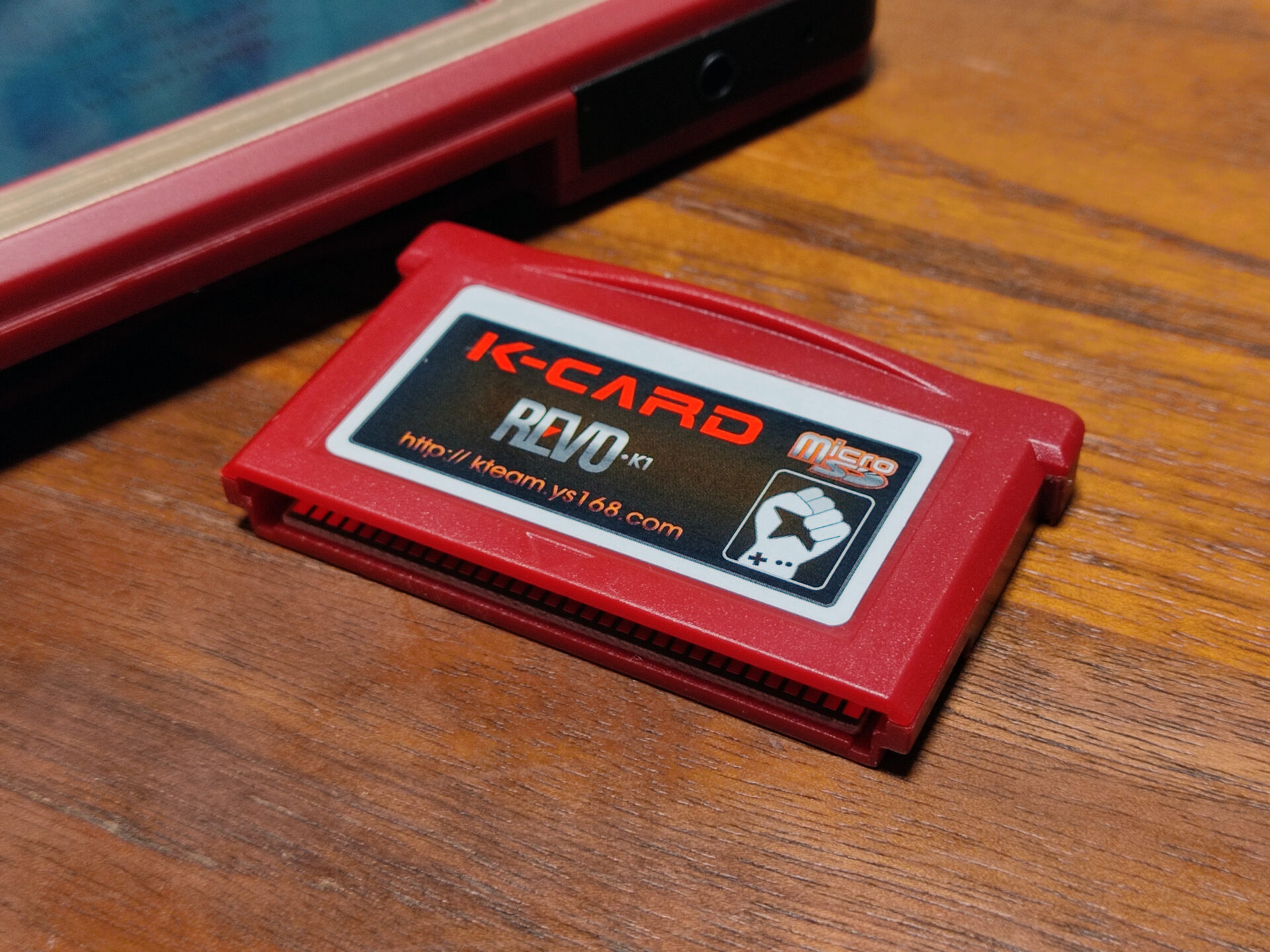 【レビュー】ゲームボーイアドバンスクローンとしての完成度は高いが良くも悪くも復刻版『Revo K101 Plus』 | yoshives