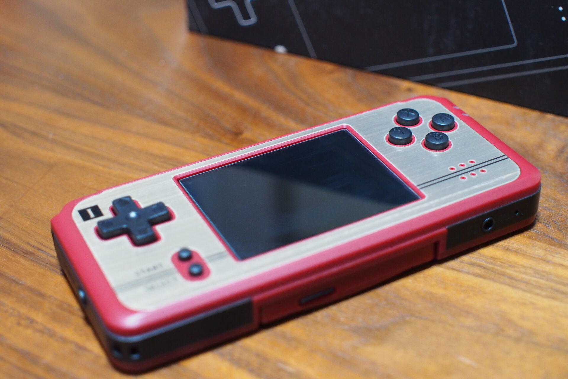 【レビュー】ゲームボーイアドバンスクローンとしての完成度は高いが良くも悪くも復刻版『Revo K101 Plus』 | yoshives