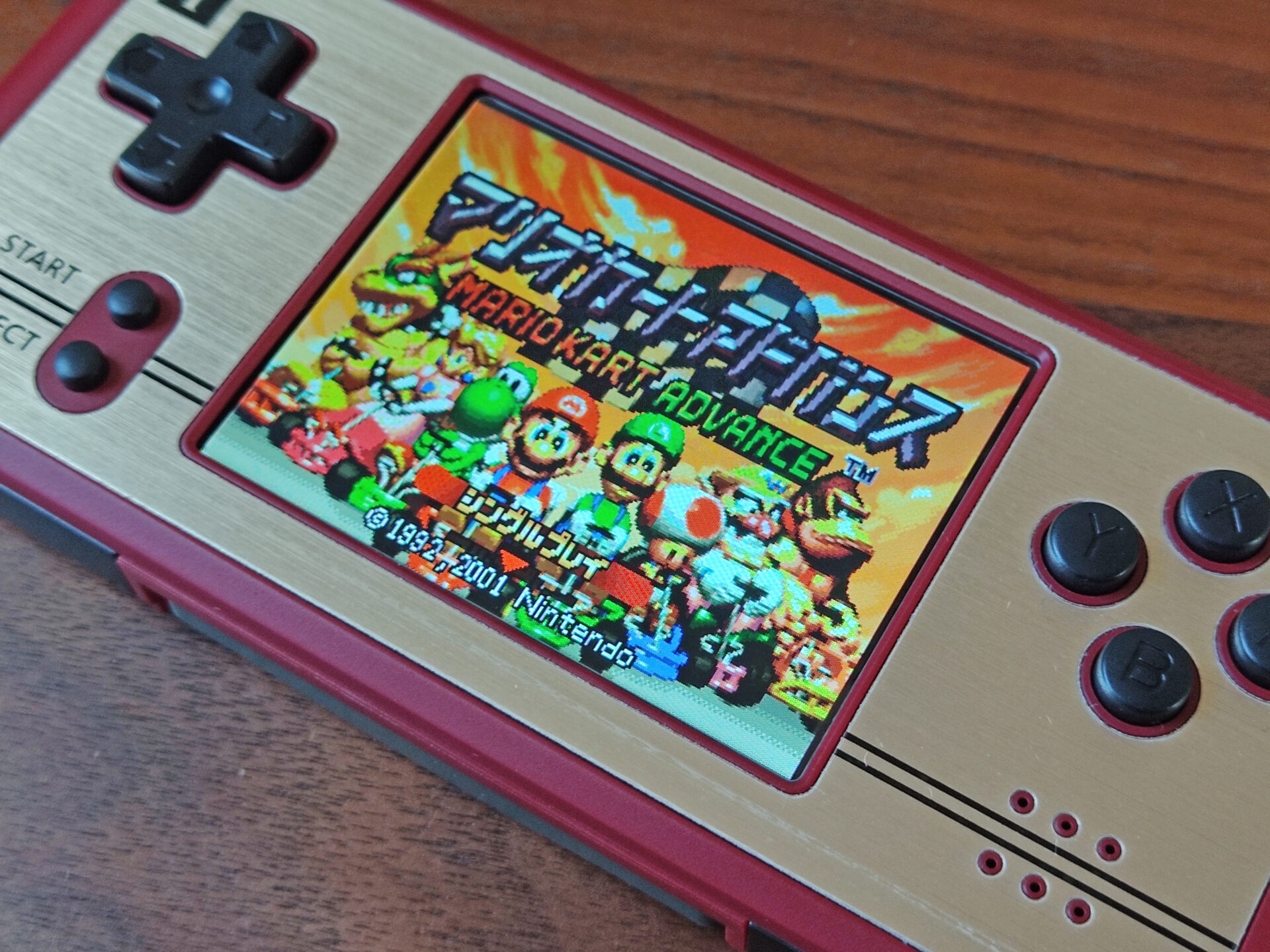 【レビュー】ゲームボーイアドバンスクローンとしての完成度は高いが良くも悪くも復刻版『Revo K101 Plus』 | yoshives