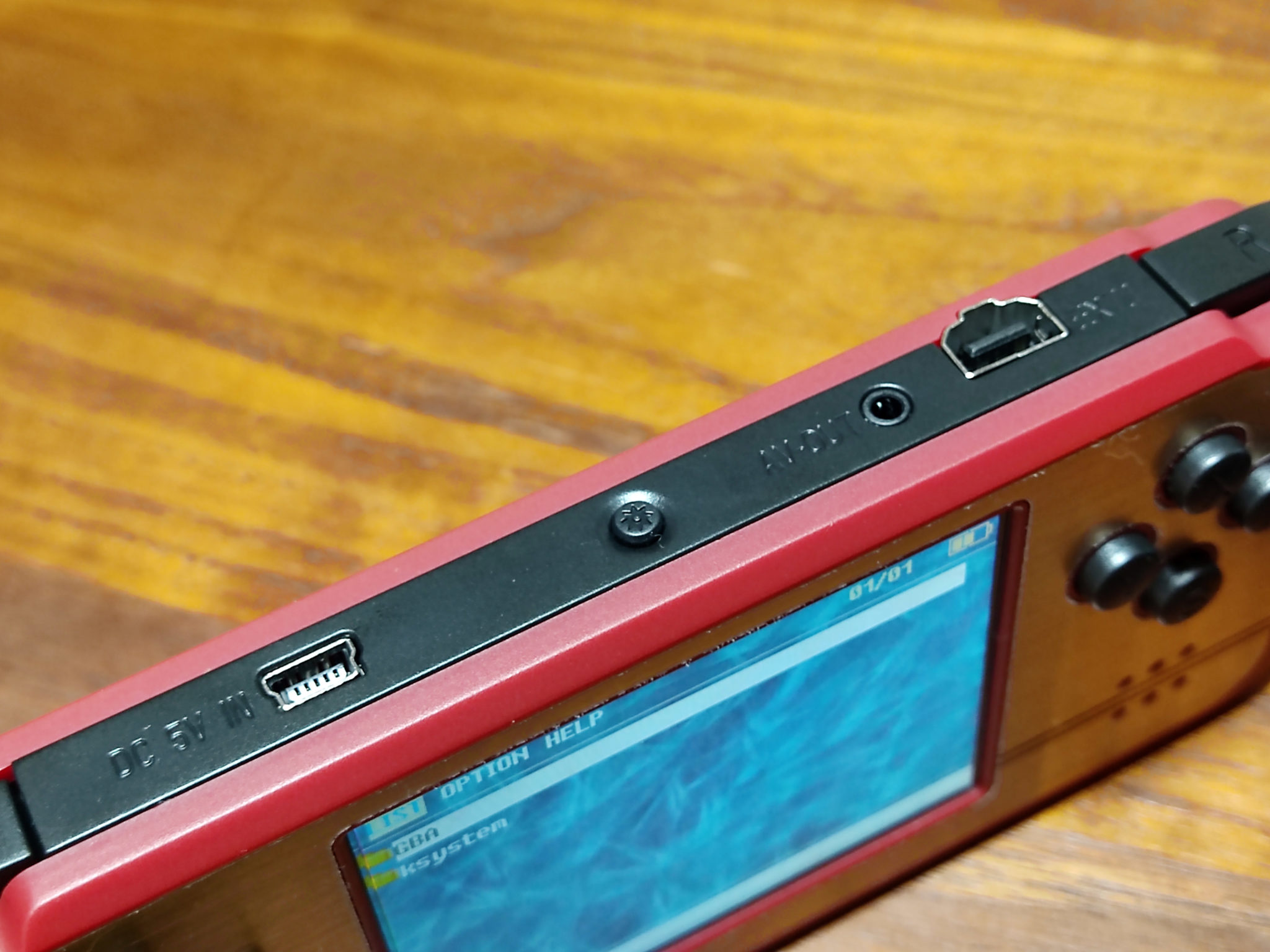 【レビュー】ゲームボーイアドバンスクローンとしての完成度は高いが良くも悪くも復刻版『Revo K101 Plus』 | yoshives