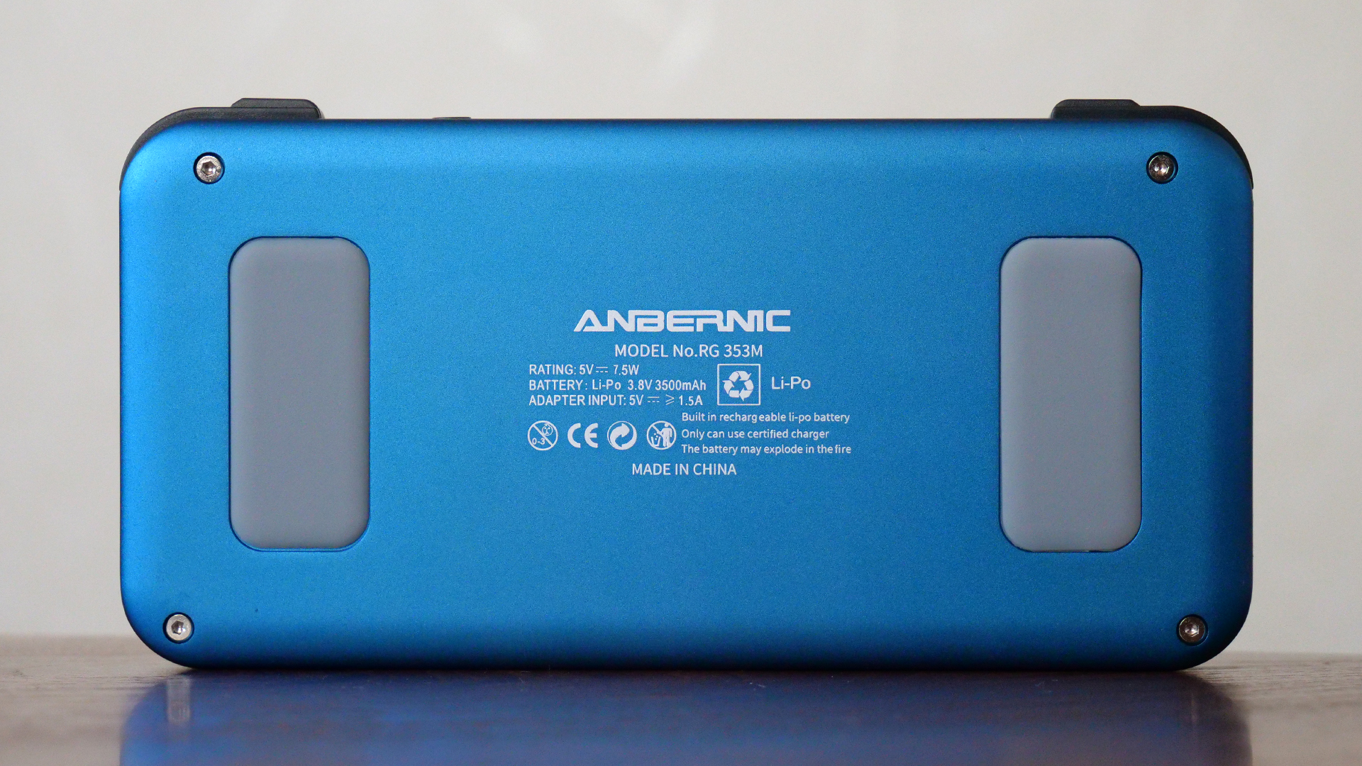 【レビュー】正統派エミュ機、しっかりとアップグレードが好感『ANBENIC RG353M』 | yoshives