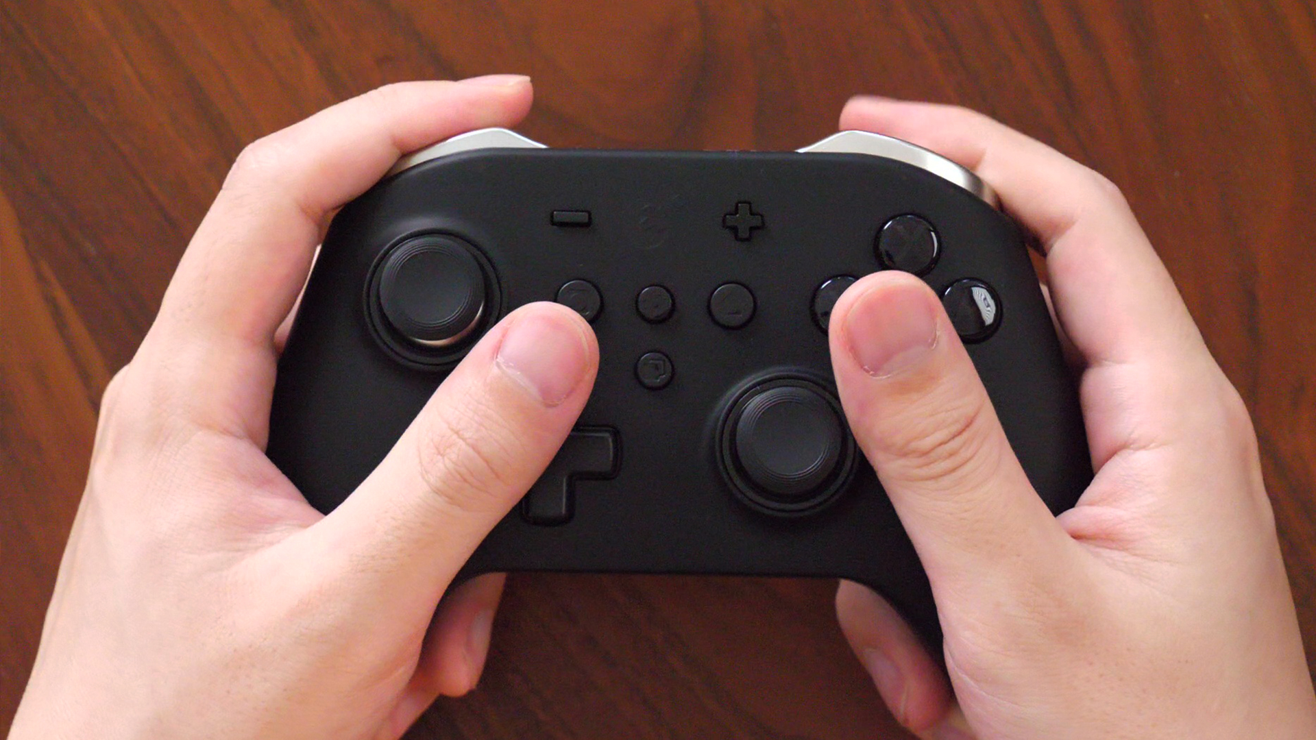 【レビュー】質感がエグい『Gulikit KingKong2 PRO Controller』 | yoshives