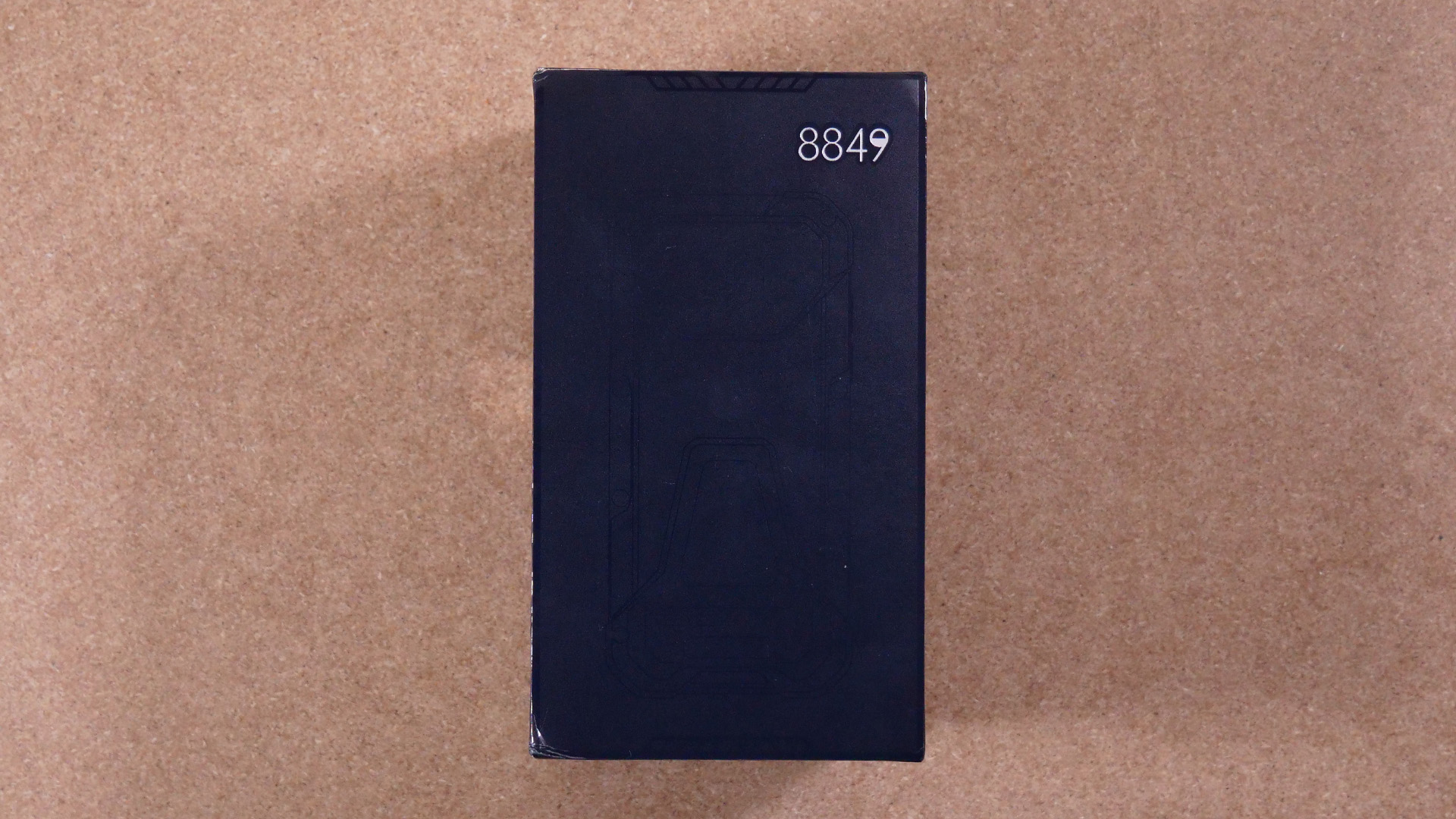 【レビュー】変身ベルトみたいなスマホがだいぶ変『8849 Tank Mini』 | yoshives