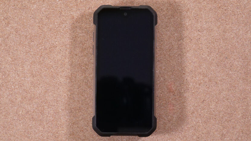 【レビュー】変身ベルトみたいなスマホがだいぶ変『8849 Tank Mini』 | yoshives