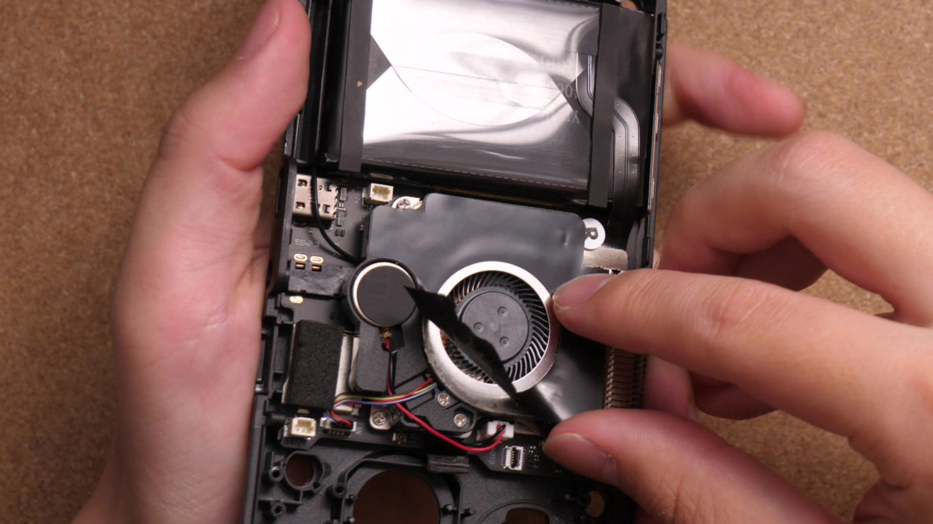 【レビュー】負の面発覚で逆に超絶進化した『Retroid Pocket Mini V2』 | yoshives